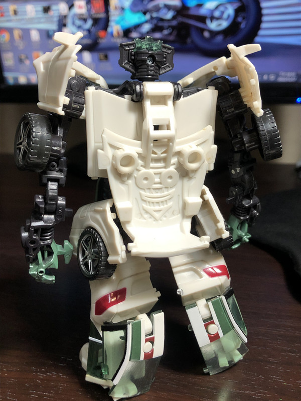 變形金剛 3 DOTM DELUXE Class - QUE / AD-EX WHEELJACK - mazadfd3s的創作 - 巴哈姆特