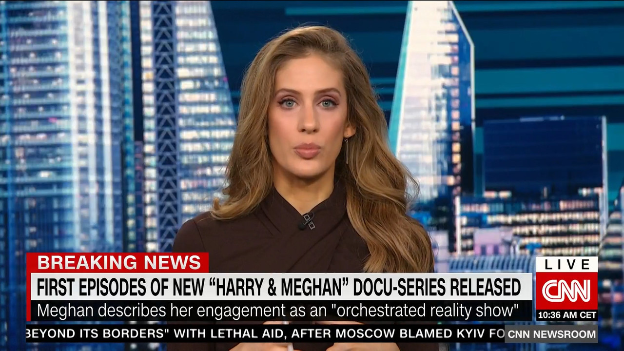 2022 12 08 10 00 CNN CNN Newsroom with Max Foster and Bianca Nobilo mp4 ...