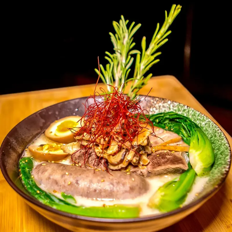 s215183590663871351 p1064 i2 w2880 — Postimages