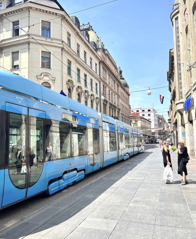 4 C01 F515 2902 443 C B406 C5518 BD68938 — Postimages