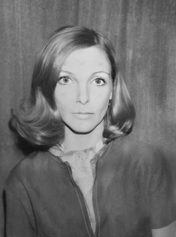 G1 B&W W — Postimages