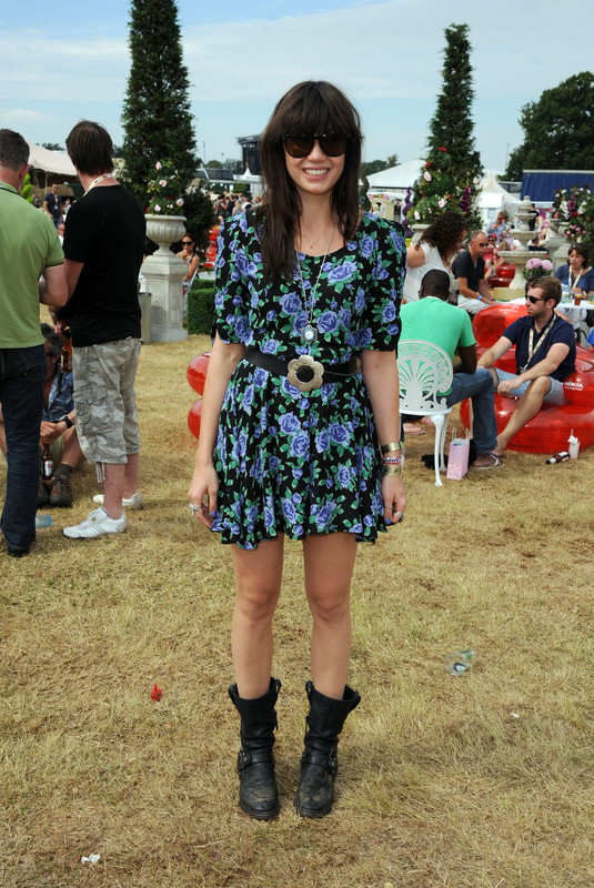 Daisy Lowe V Festival 2011 J0001 002 — Postimages