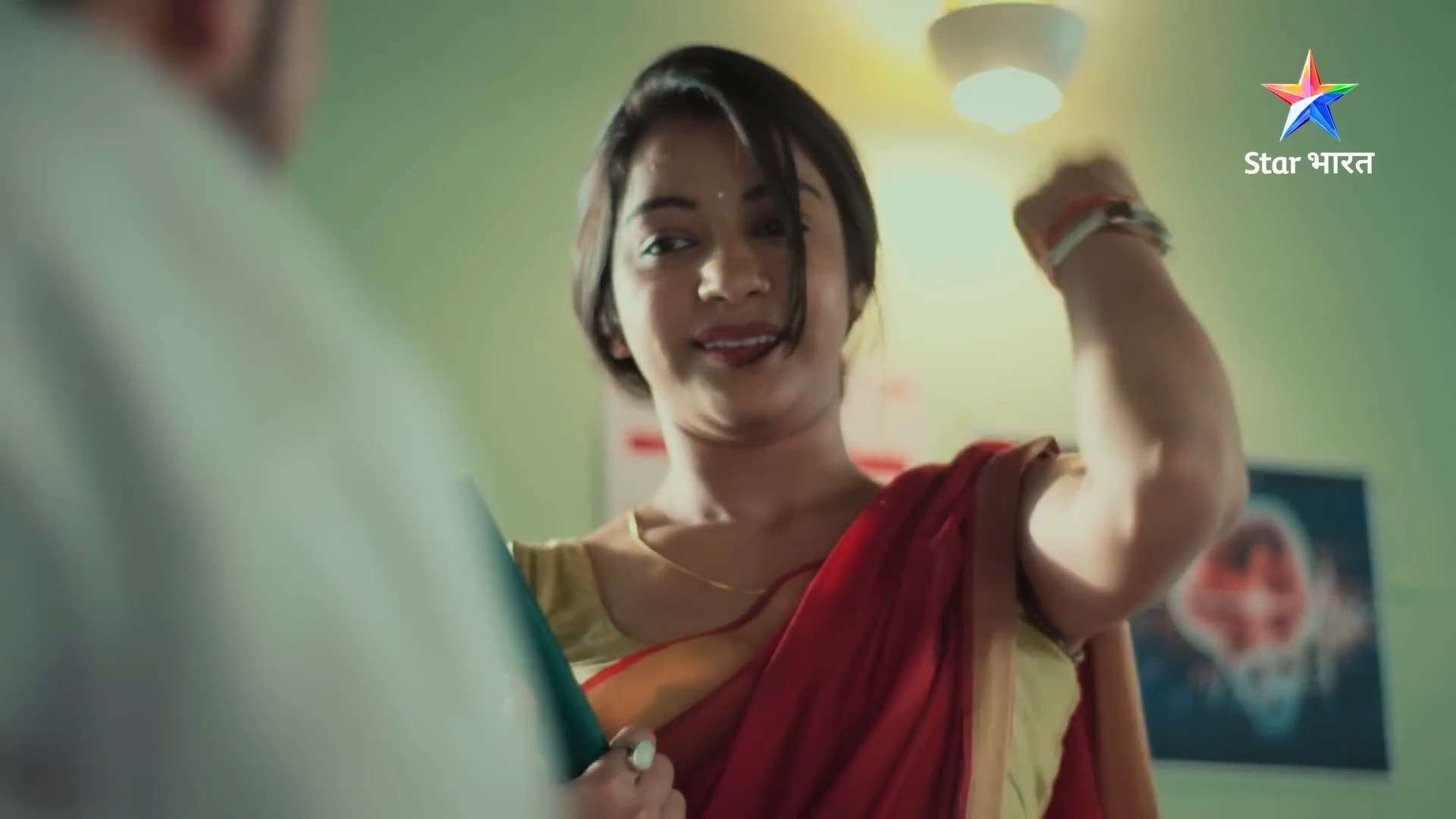 Sey beautifu lgirl seductive show in saree savdhaan india mp4 snapshot 00 26 487 — Postimages