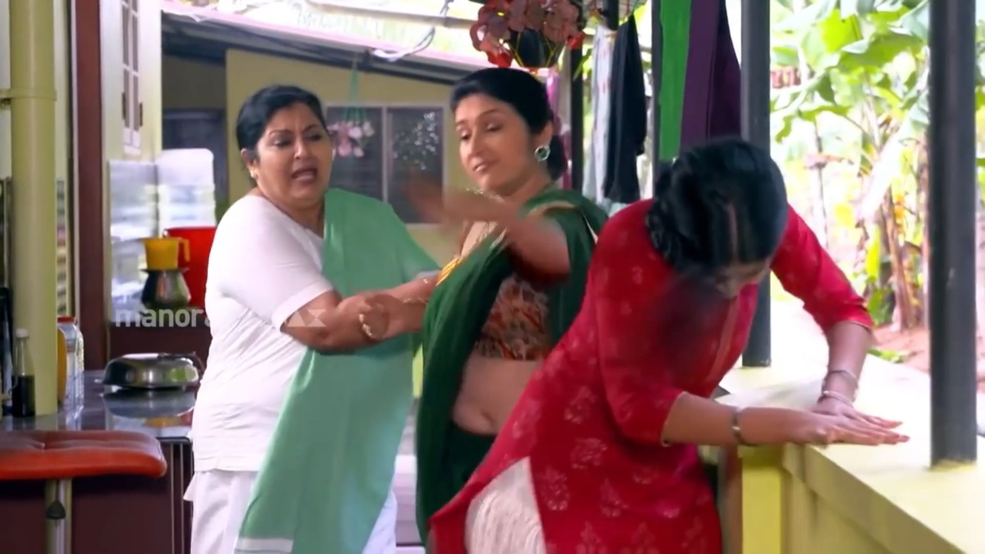Neena Kurup Hot Navel Show mp4 snapshot 00 23 870 — Postimages