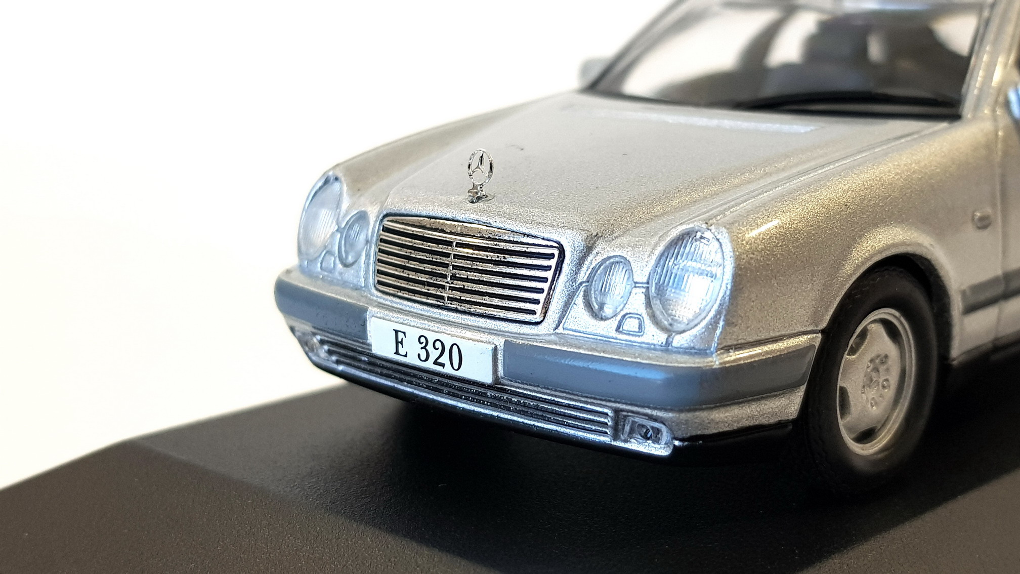 W210 SLV620 resize — Postimages