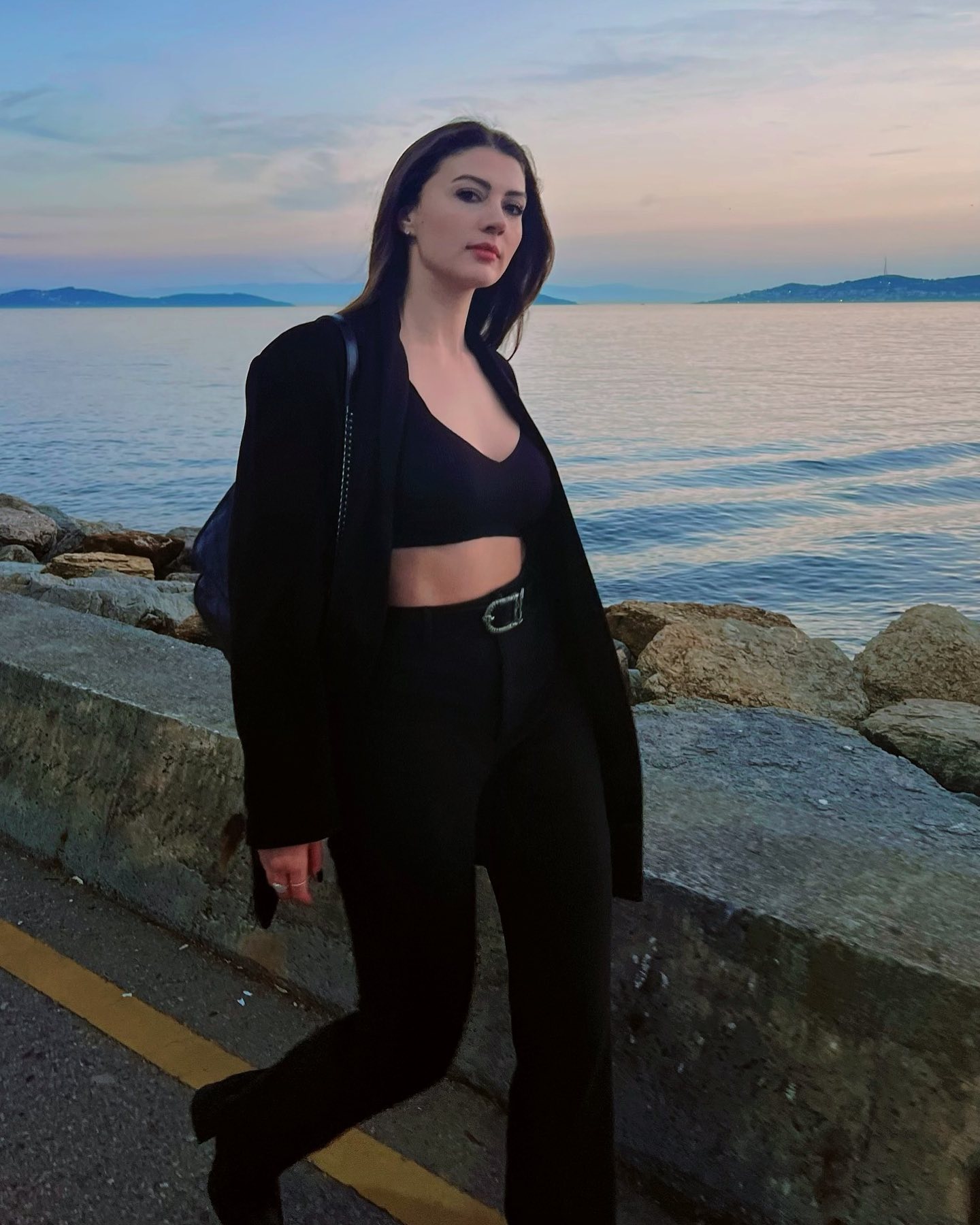 Burcu Instagram23 6 — Postimages