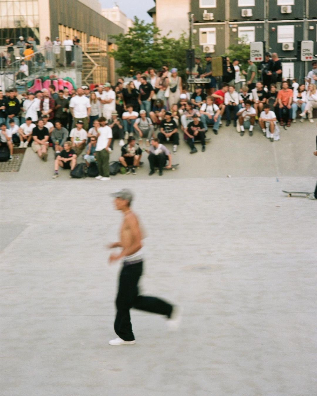 Fz A17d8 Xg AMx20 — Postimages