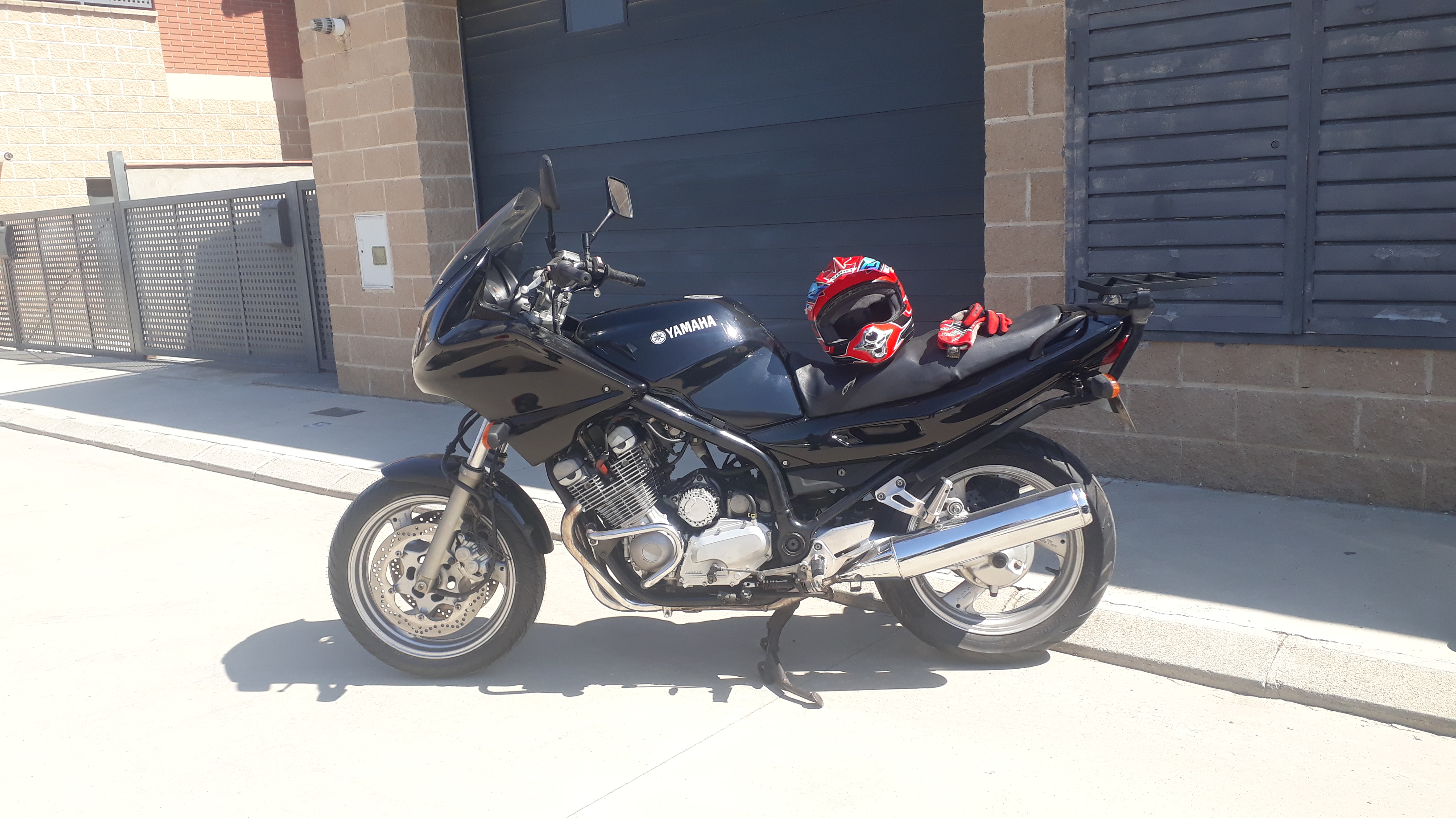 Moto acabada 2 — Postimages