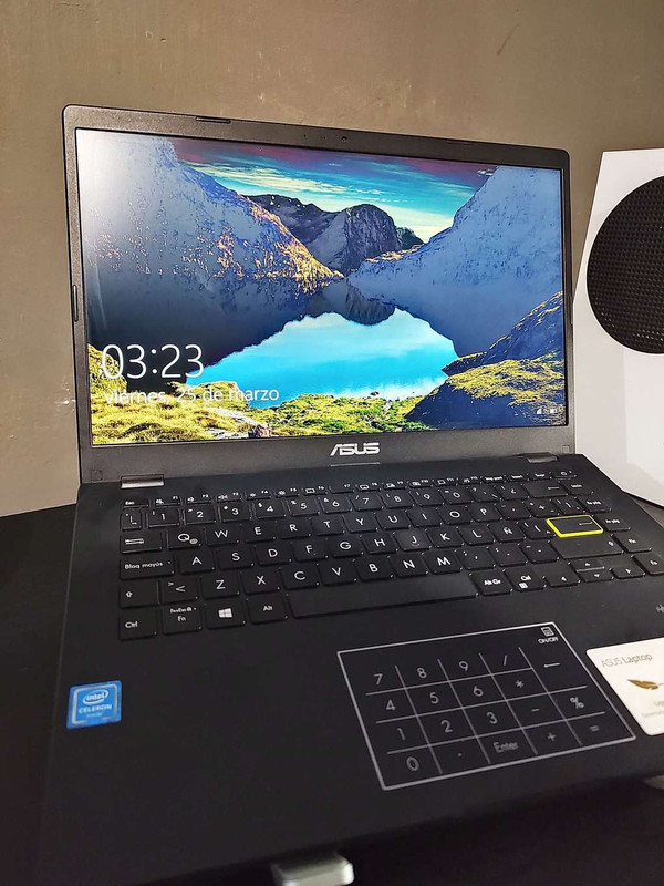 Elektra Sucursal Jesus María, Aguascalientes: Laptop ASUS E410MA 4gb ...