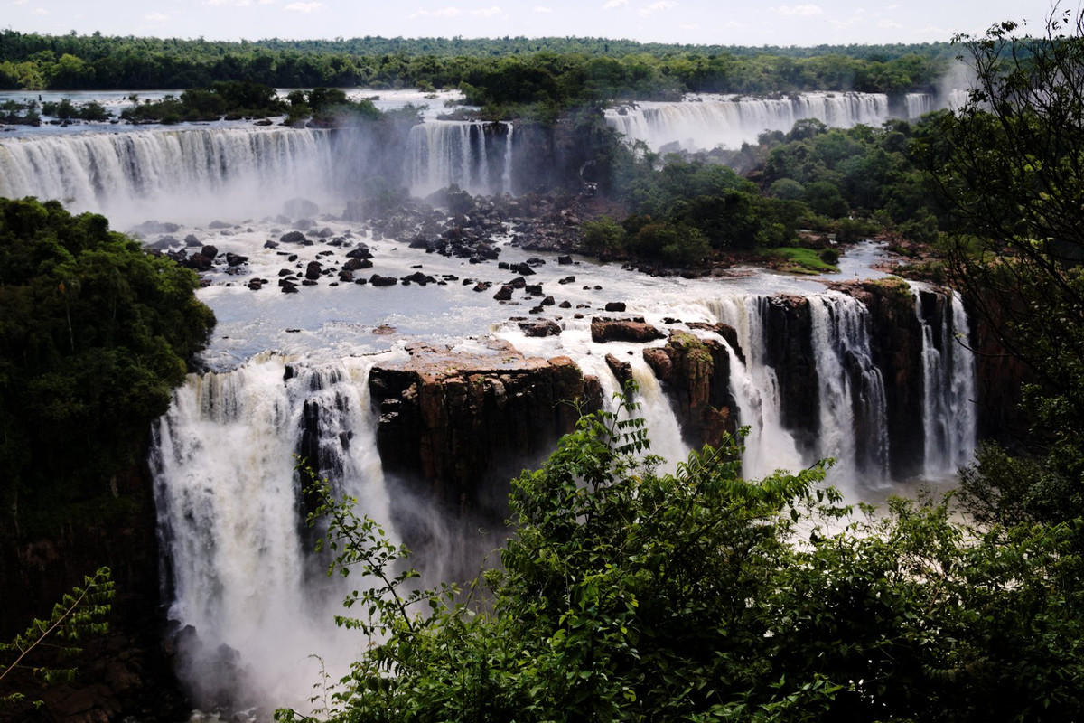 Center of Iguassu Falls — Postimages