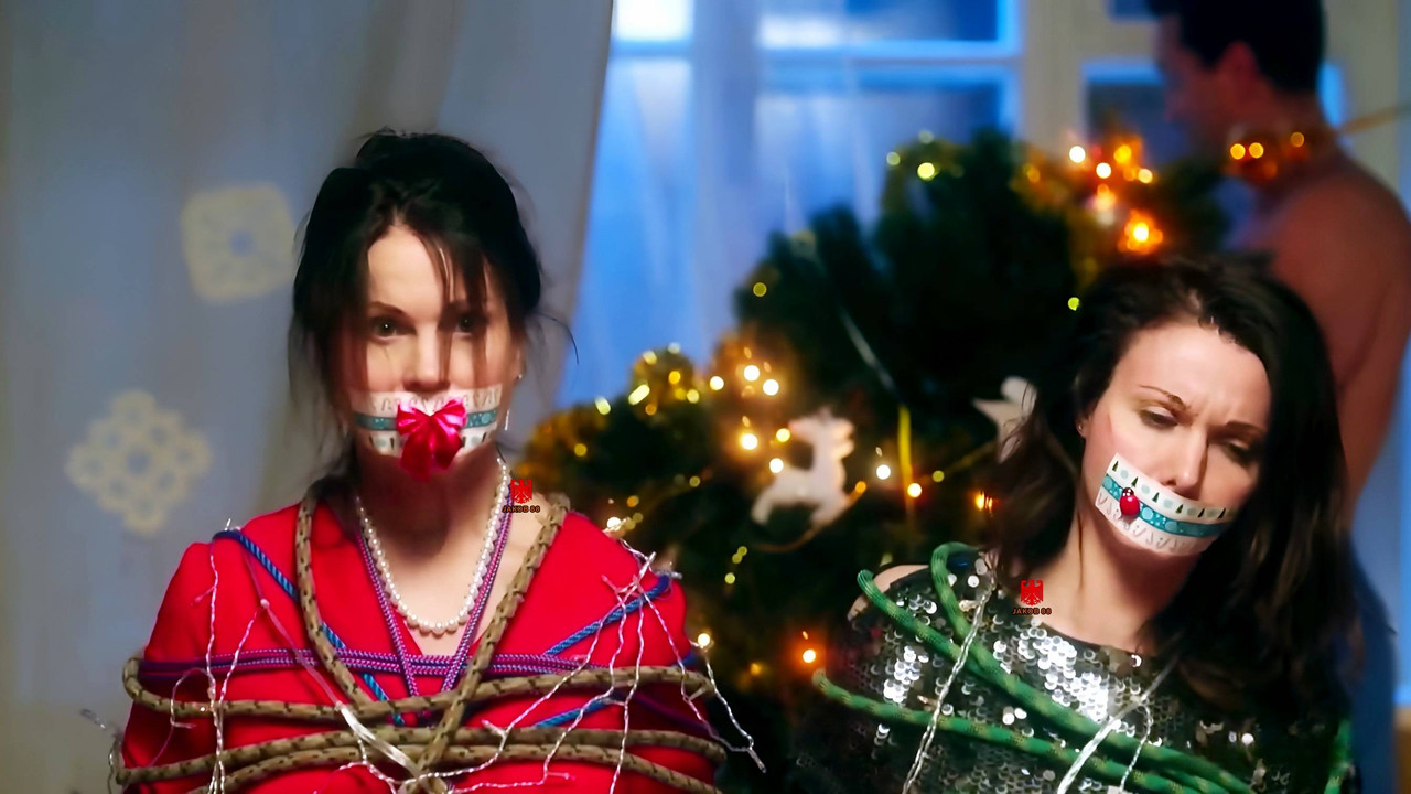 Irina Cherichenko Aleksandra Ursulyak 12 Devushka s Kosoy 2017 — Postimages