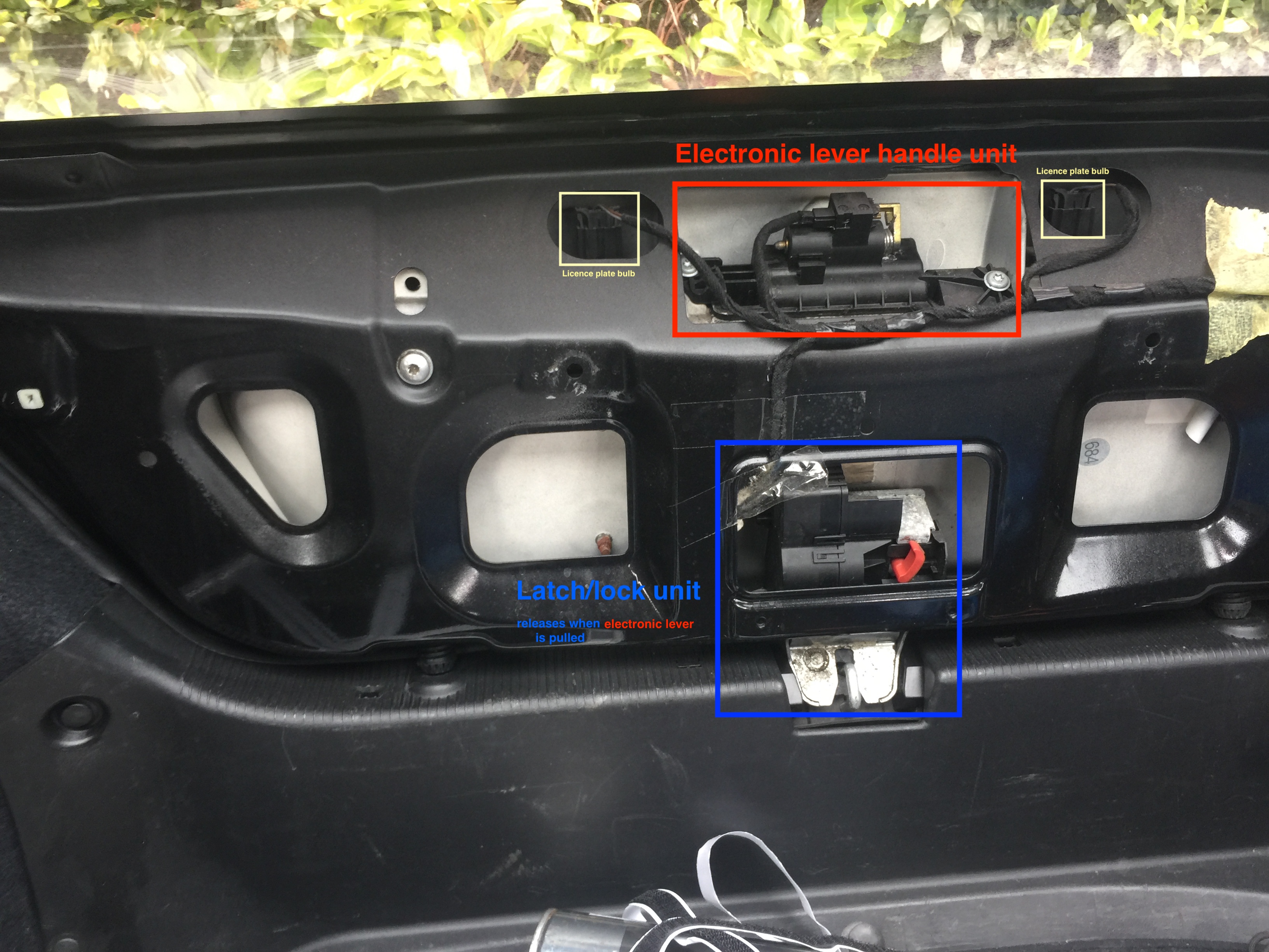 W203 - Trunk/Boot open warning on dash | Mercedes-Benz Owners' Forums
