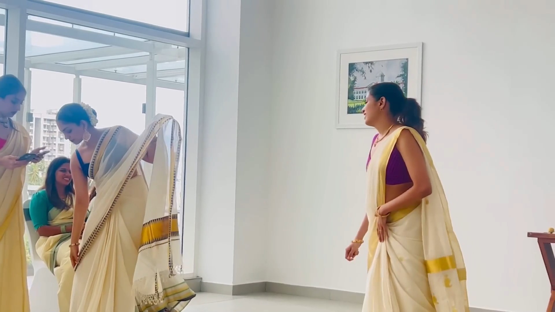 diya krihsa ishani krisha and other girl onam celbration navel show mp4 snapshot 02 49 112 ...