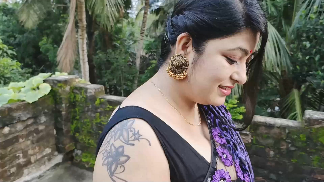 Hot chubby bong lady in Saree mkv snapshot 03 11 685 — Postimages