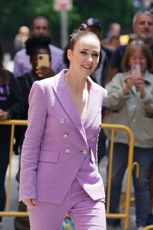 rachel brosnahan at the view tv show in new york 05 15 2023 0 — Postimages