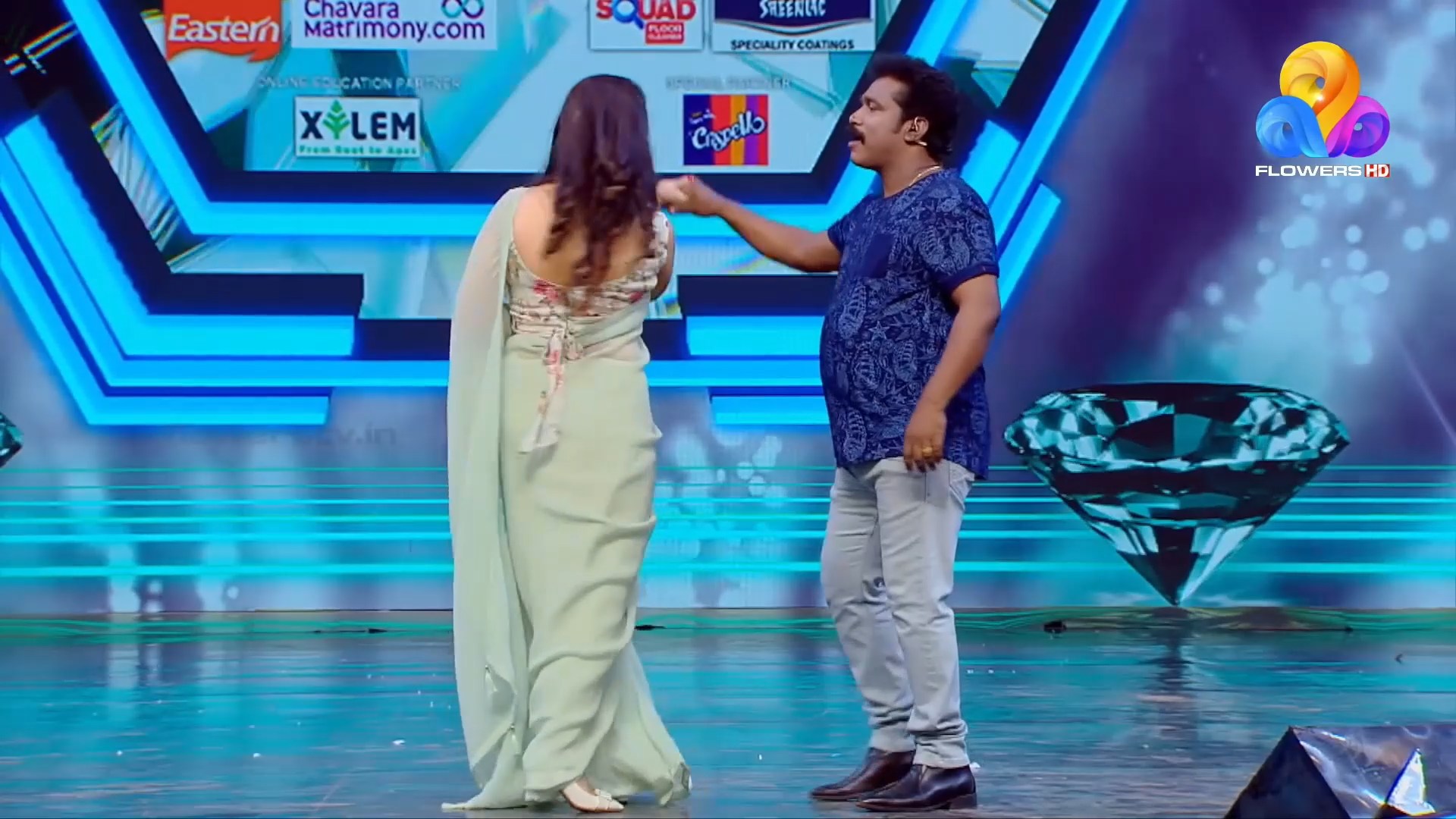 Nithya Das Big Deep Navel hole in Green transparent Saree mp4 snapshot 00 31 288 — Postimages