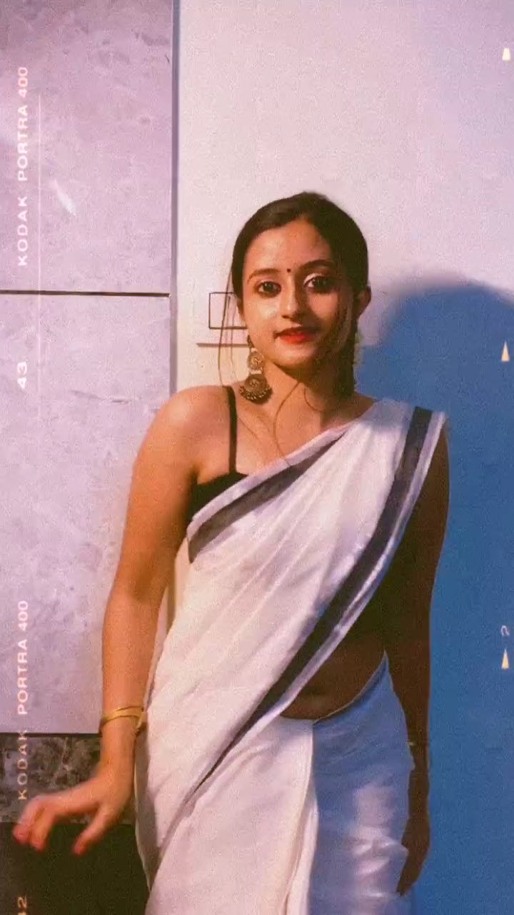 Sneha Mathew Sexy wide Open Navel in Kerala Saree mp4 snapshot 00 12 259 — Postimages