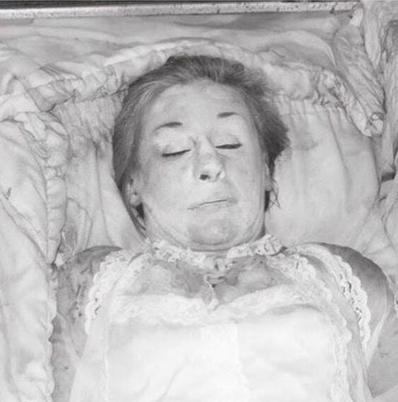 The Michael/Kathleen Peterson Murder Staircase - Crime Scene Photos ...