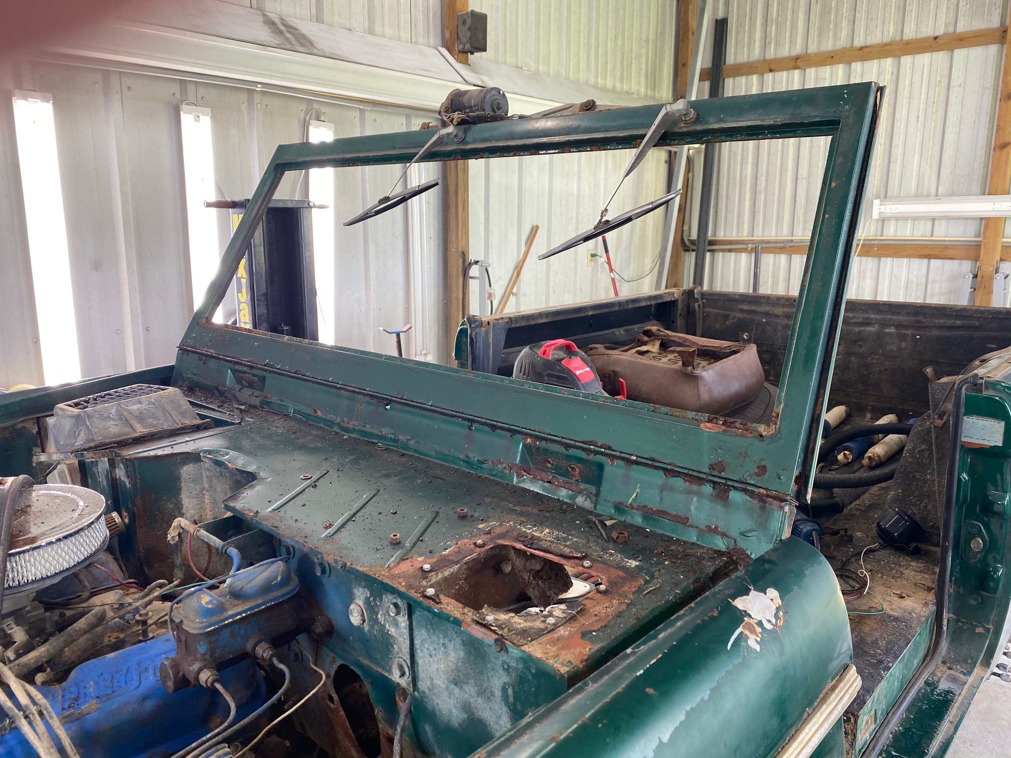 Bronco windshield frame — Postimages