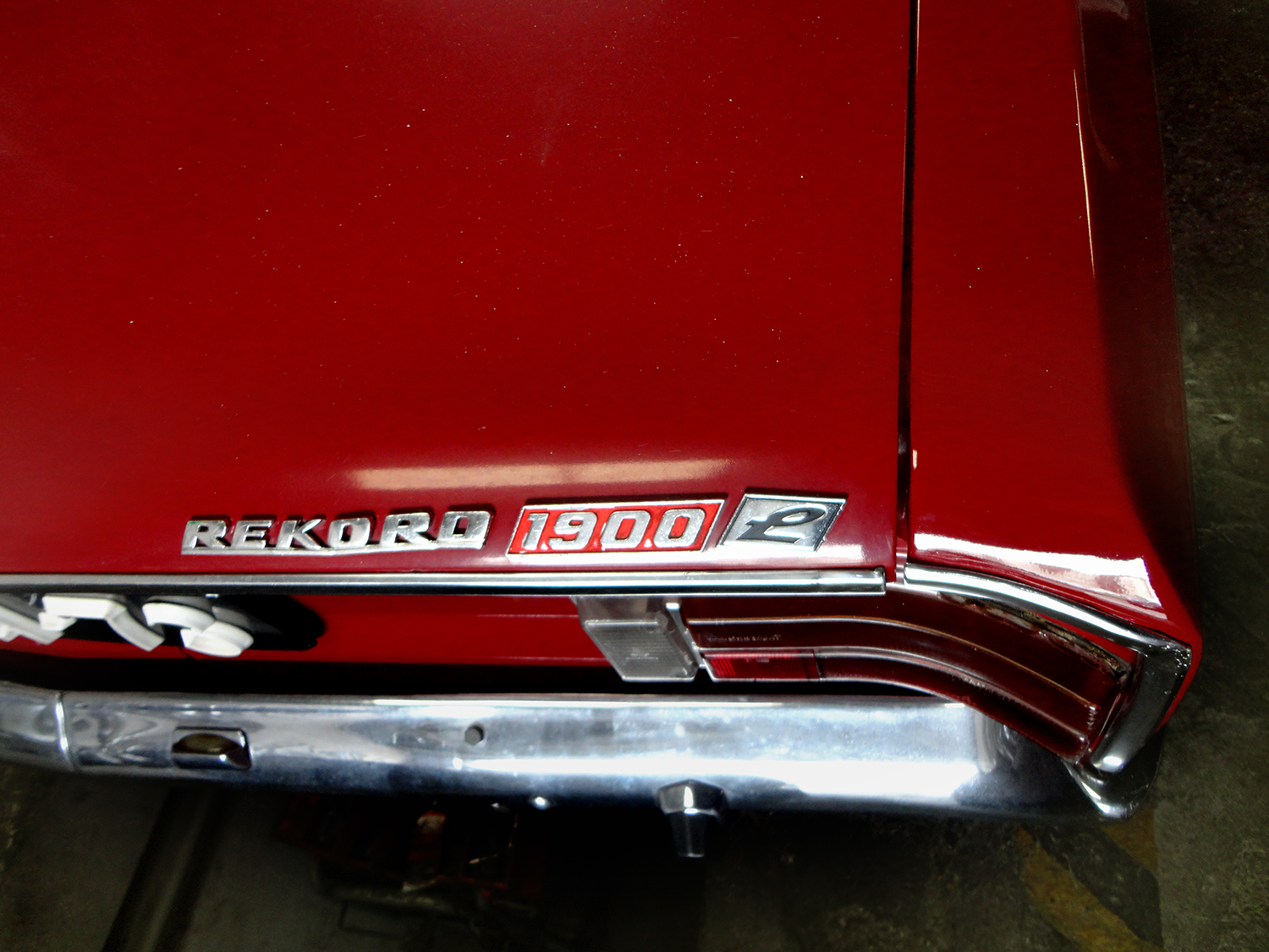 OPEL RECORD LX1804 BD5 — Postimages