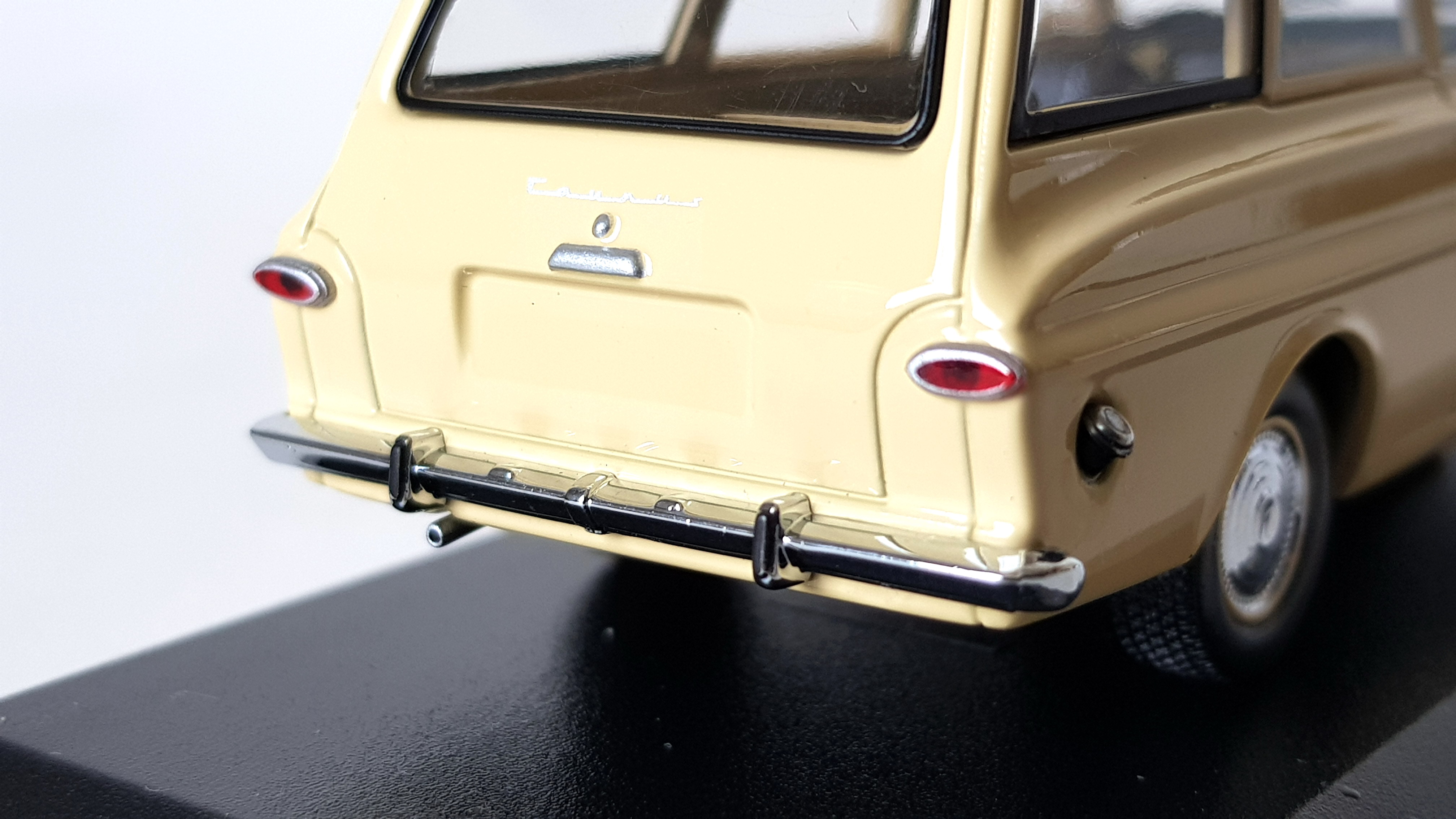 P4STW424 — Postimages