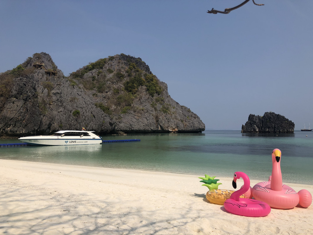 60438 AE3 87 B7 4 DF9 8009 DEFB274173 C6 — Postimages