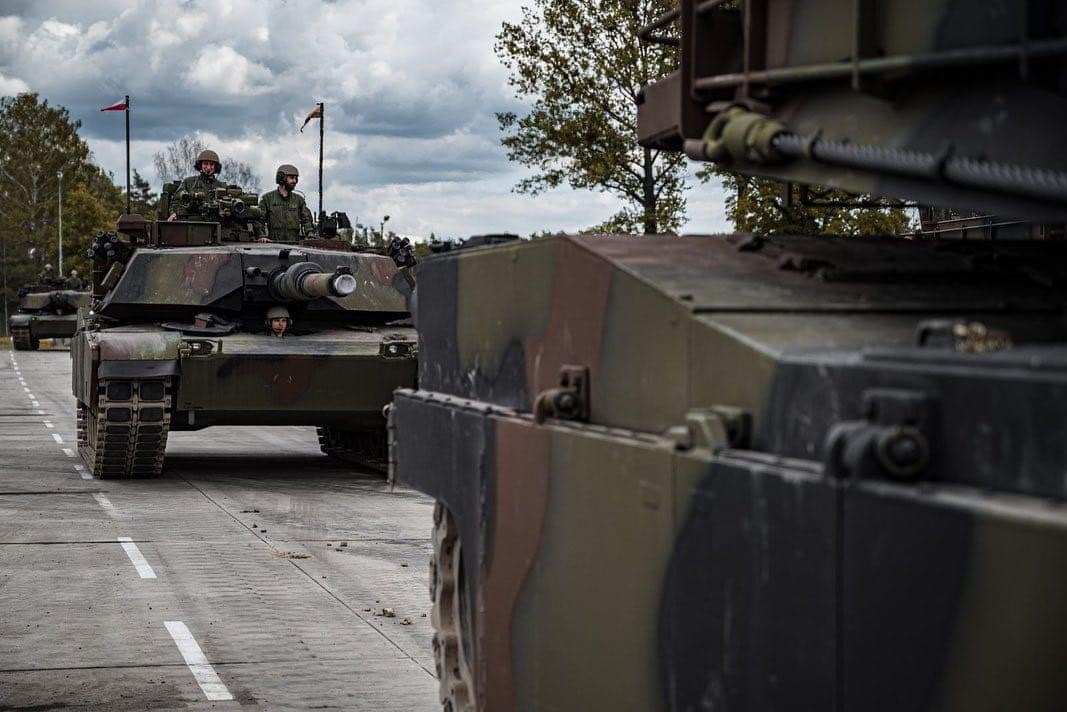 Polish tankers show off their new ex-USMC m1a1 tanks > General ...