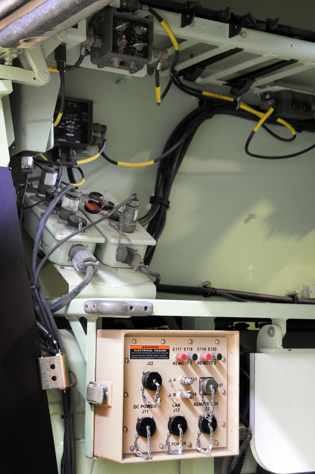 M1068 A3 Rt Rr, Power Outlets & Tent Inter Panel — Postimages