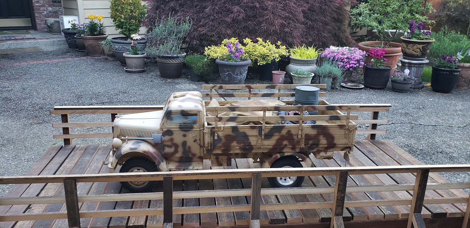 Truck on bridge side view 2 — Postimages