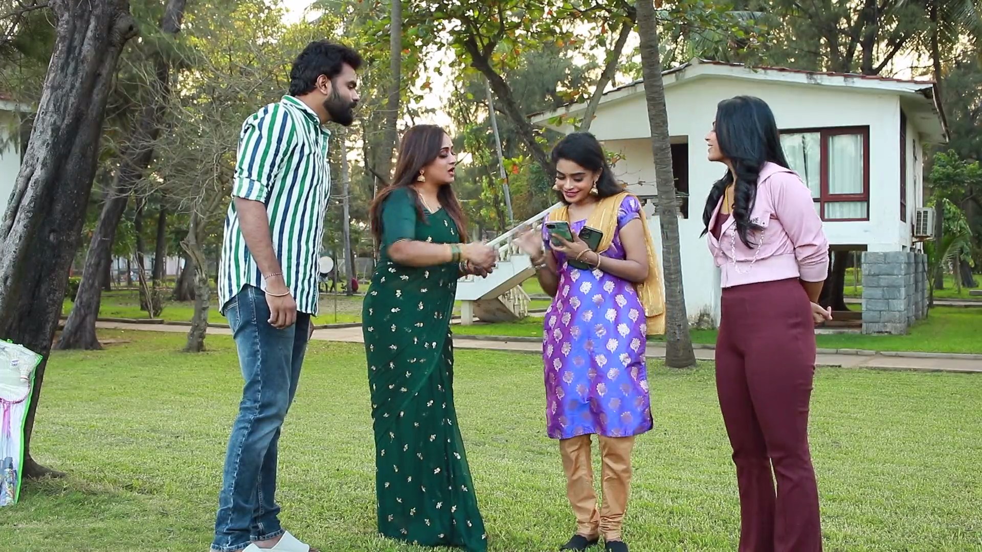 00 01 37 — Postimages