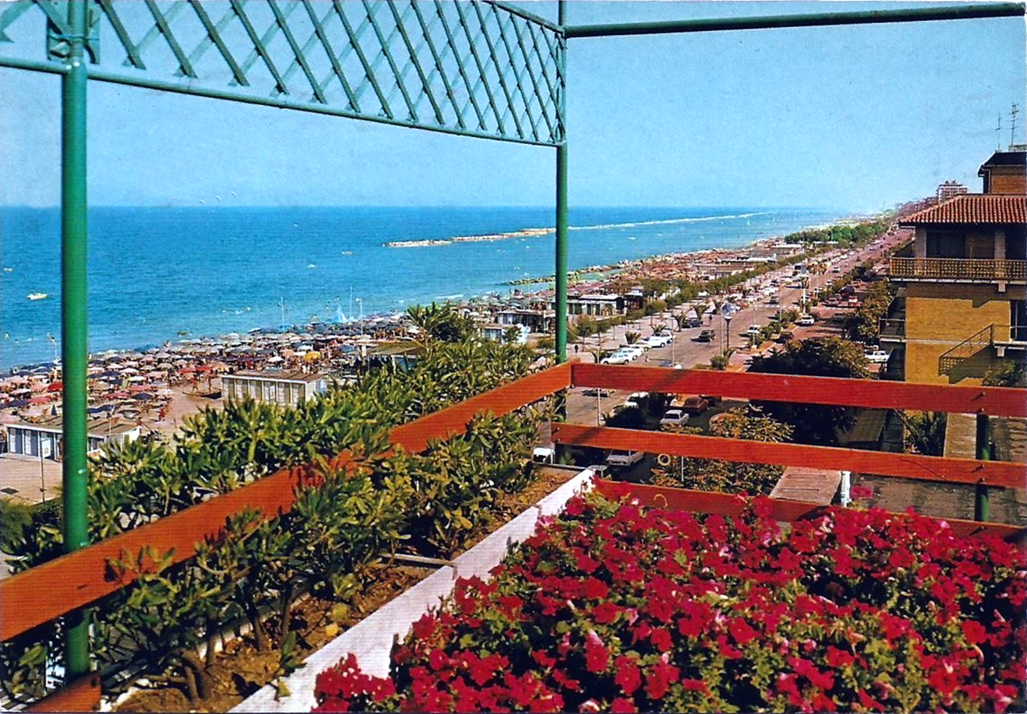 390 001 — Postimages