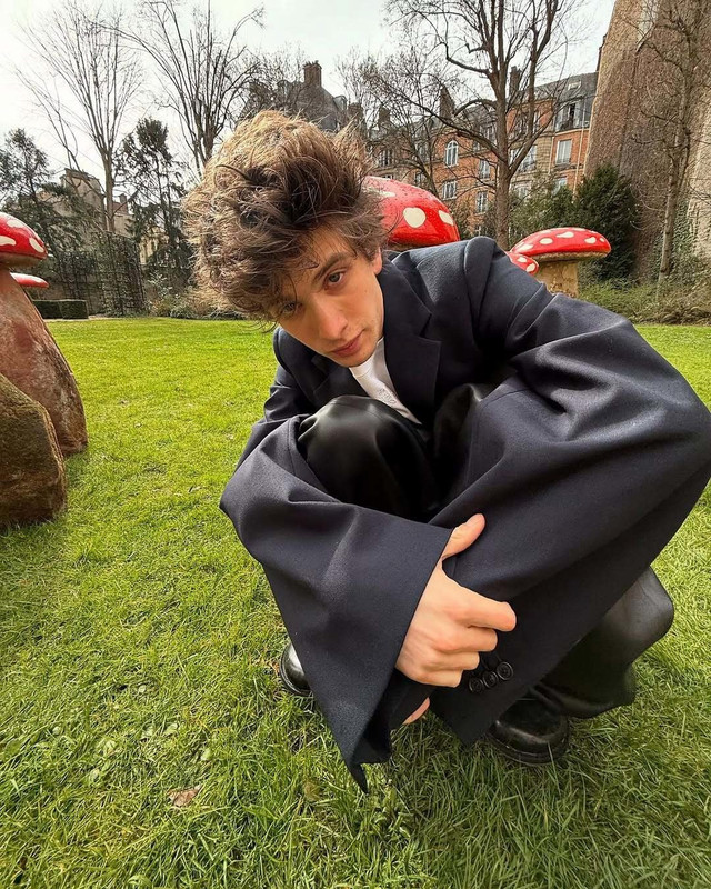 B4 KASEJNNi E — Postimages