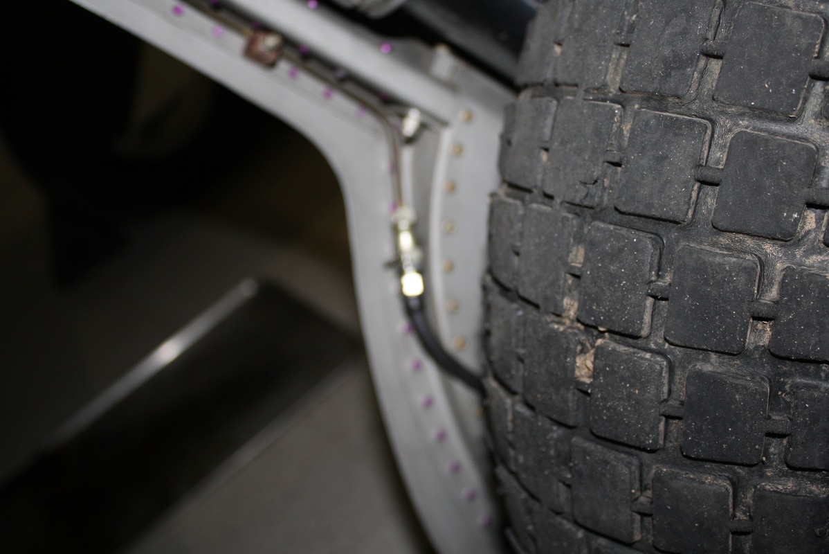 A couple of Spitfire undercarriage questions - Aviation Discussion ...