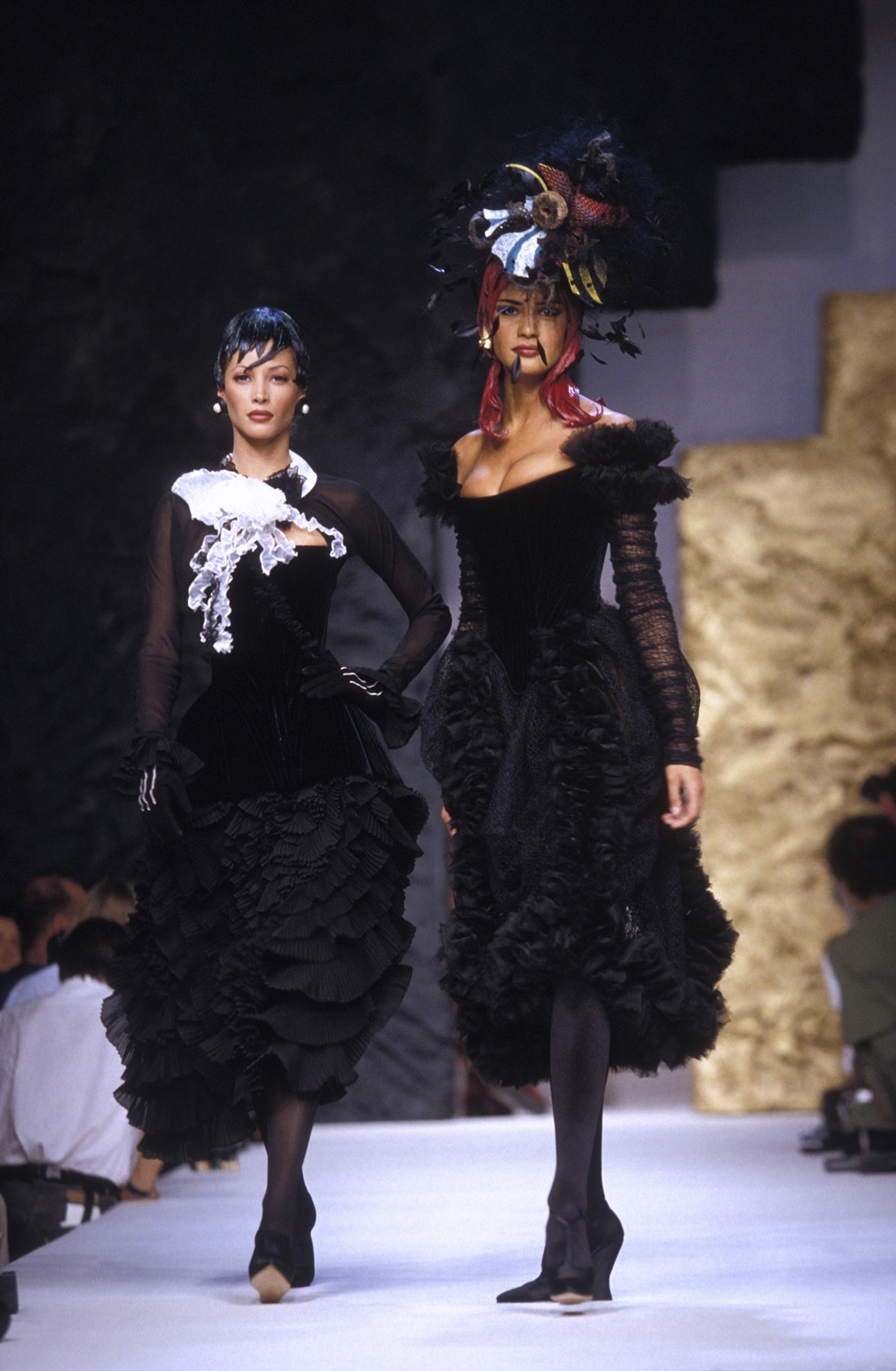 Fashion Classic: CHANEL Haute Couture Fall/Winter 1992 | Page 2 ...