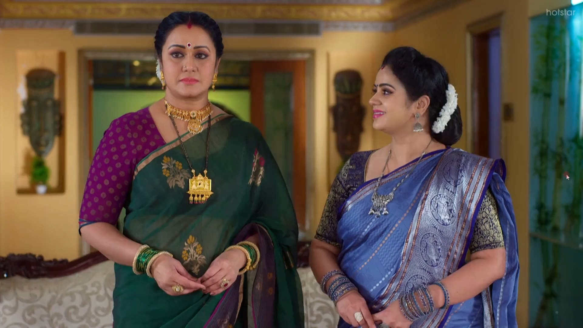 Rajashri Transaparent Navel and back in saree mkv snapshot 01 05 263 ...