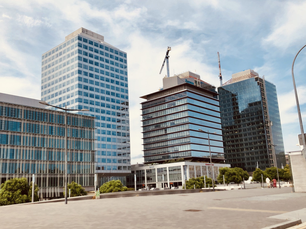 CA105214 C422 4573 88 C2 4776 C2 D89 AD1 — Postimages