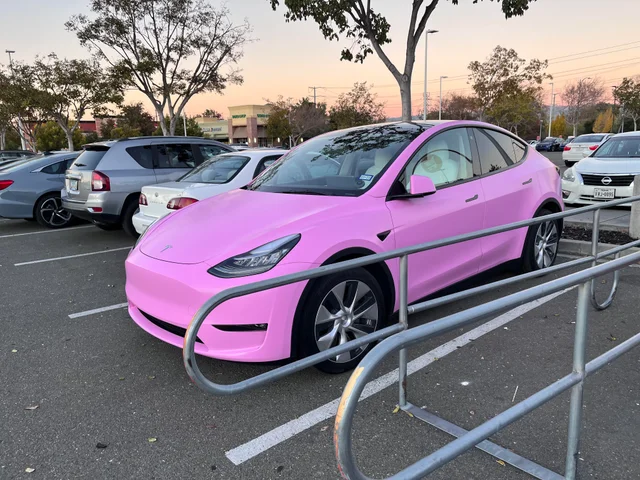 Tesla Model Y Performance : le sac à vomi se situe sous votre siège ...