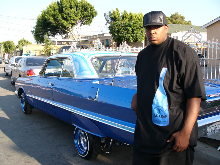 Did gang members in LA really roamed around in 'gang uniforms' and ...