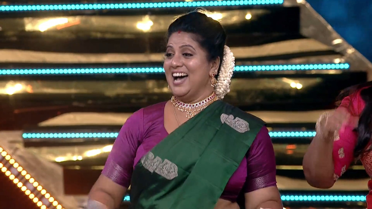 Roopshree Open Navel Show in Saree Vijaytv reality mp4 snapshot 00 22 ...