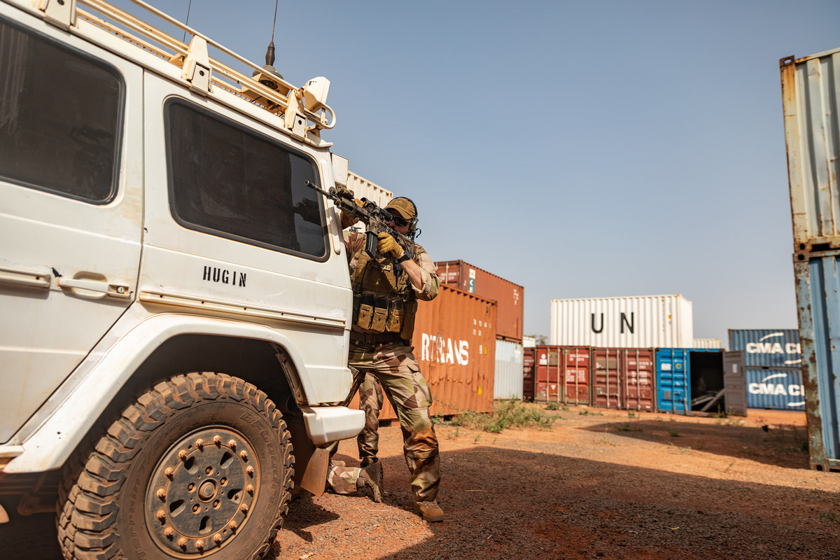 Norwegian Tactical Airlift Detachment IIIA011 — Postimages