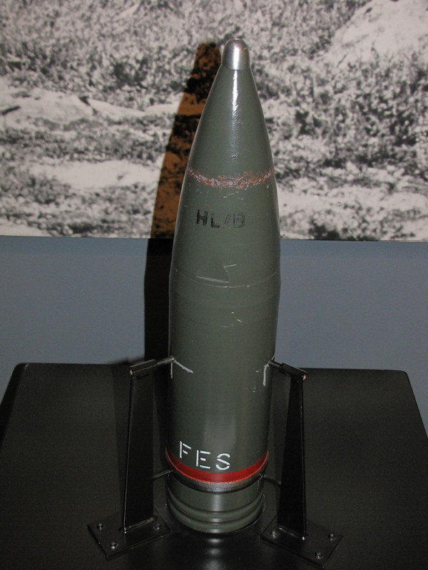 105 mm hollow charge shell — Postimages