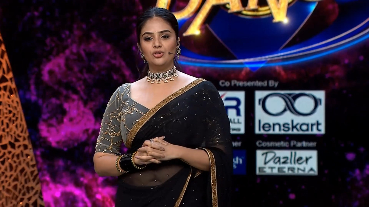 Srimukhi Sexy big deep navel and boobs in black Saree mp4 snapshot 01 ...