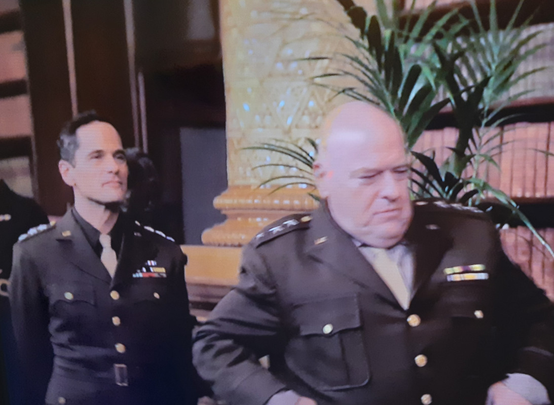 12b Ayudante General — Postimages