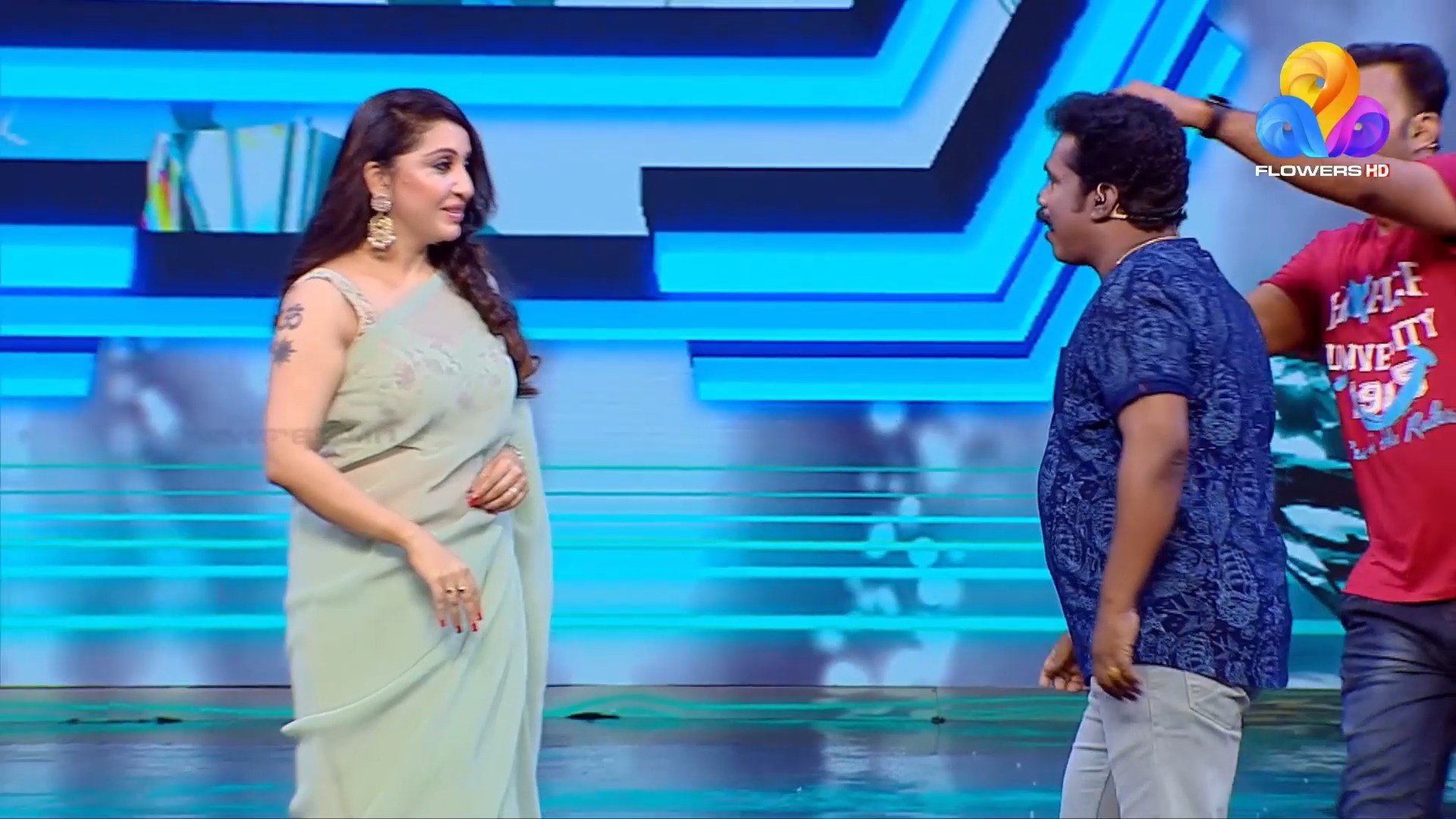 Nithya Das Big Deep Navel hole in Green transparent Saree mp4 snapshot 00 33 672 — Postimages