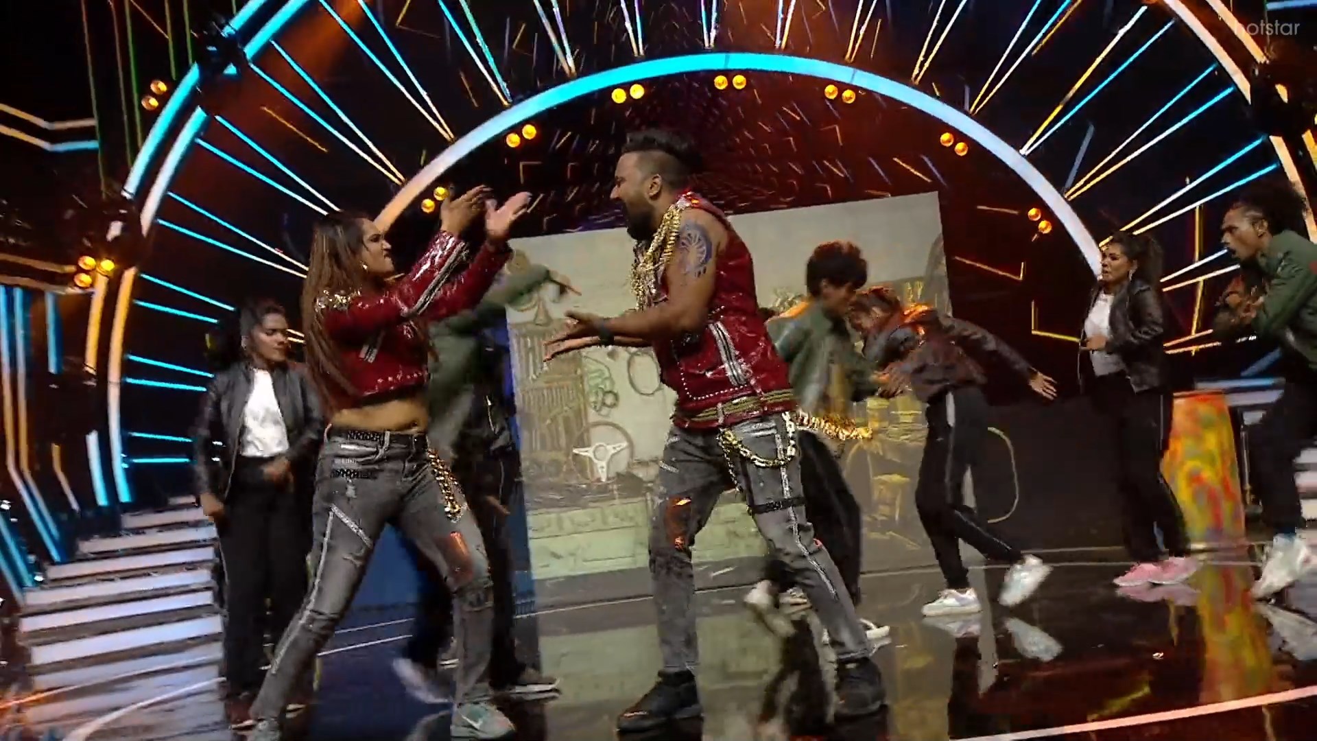 Saranya Anand Hot Item Dance in reality show mp4 snapshot 01 00 395 ...