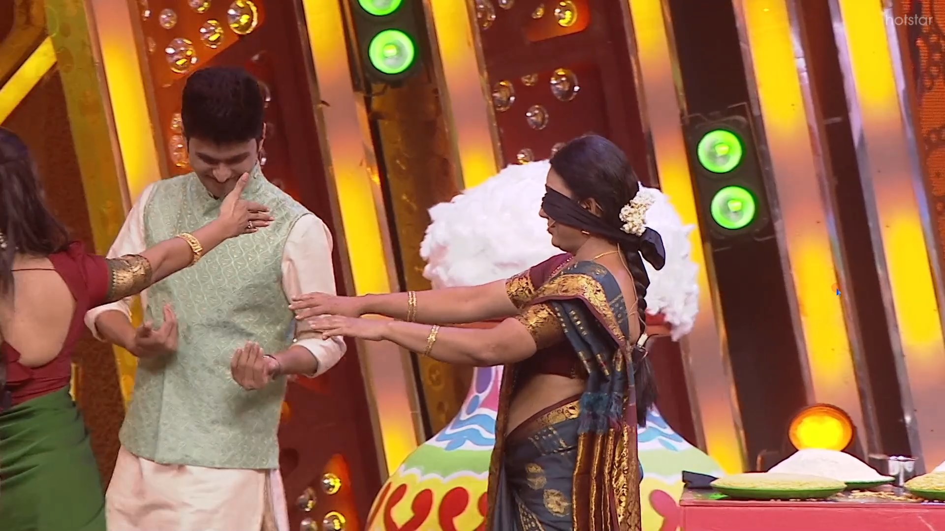 Suchitra Sexy navel mp4 snapshot 00 02 989 — Postimages