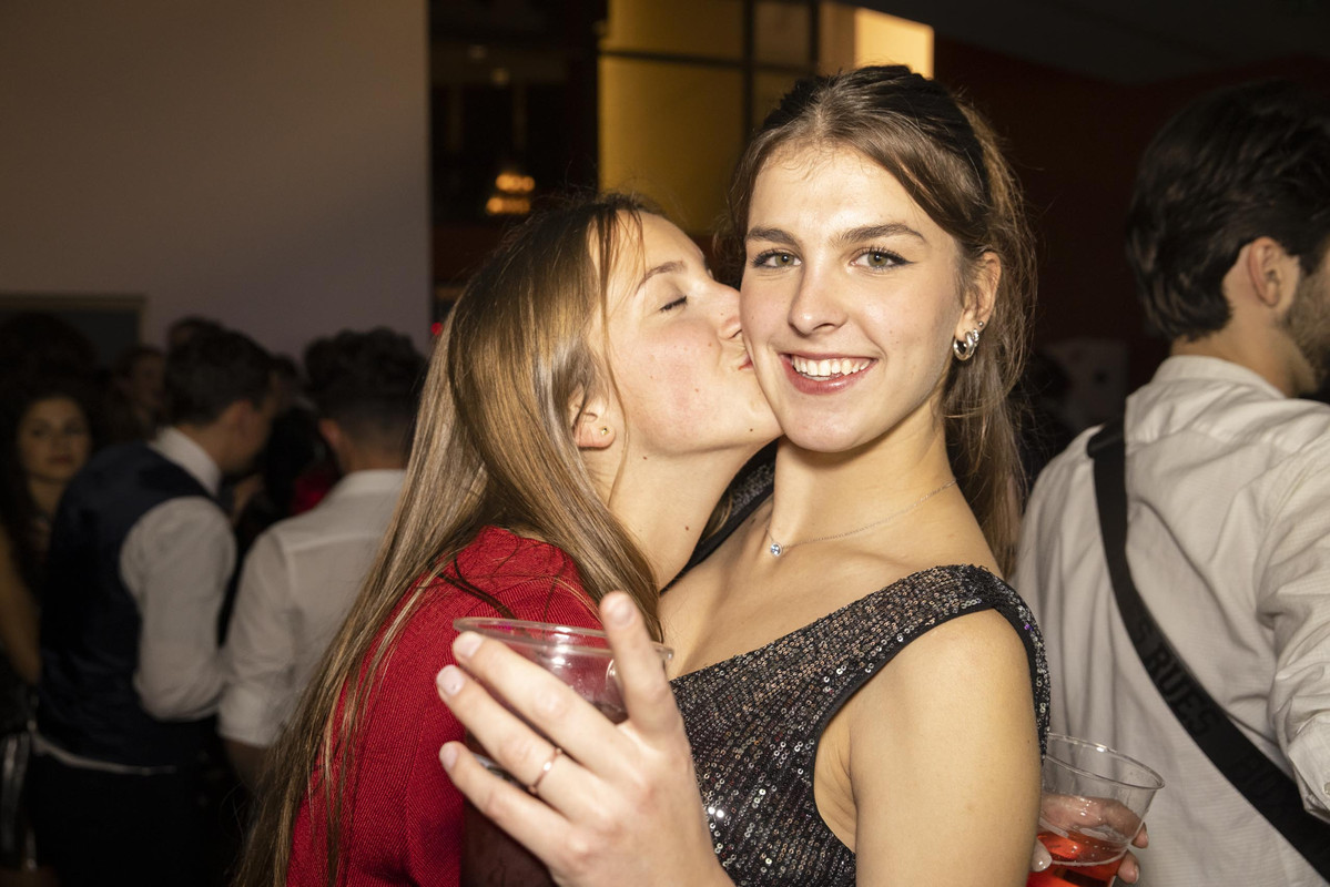 3 A193 EC9 6 B8 B 4324 8 F3 E 5 C505 E4 B1 C2 B — Postimages