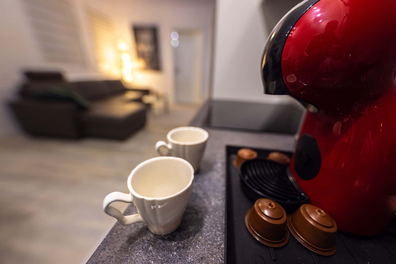 U6 B0982 copy — Postimages