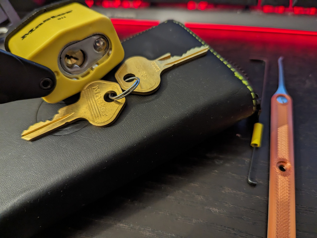 Picked Master Lock 911 (Yellow large padlock) (Green Belt) : r/lockpicking