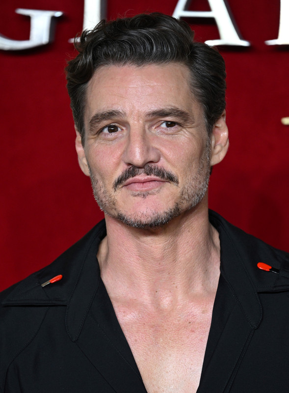 Pedro Pascal 024 — Postimages